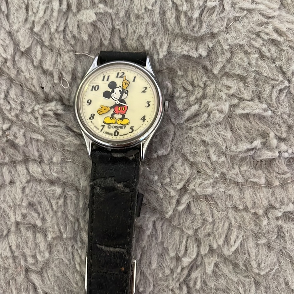 Rare & Collectible Lorus Quartz Mickey Mouse Watch - Gem